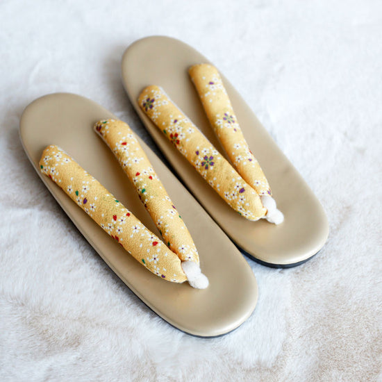 Floral Japanese Slippers – KawaiiMoriStore